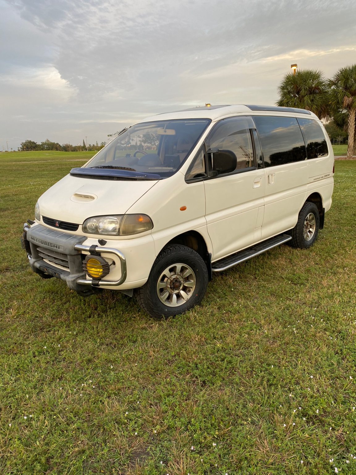 1994 Mitsubishi Delica- 75K for Sale | JDM Import Car
